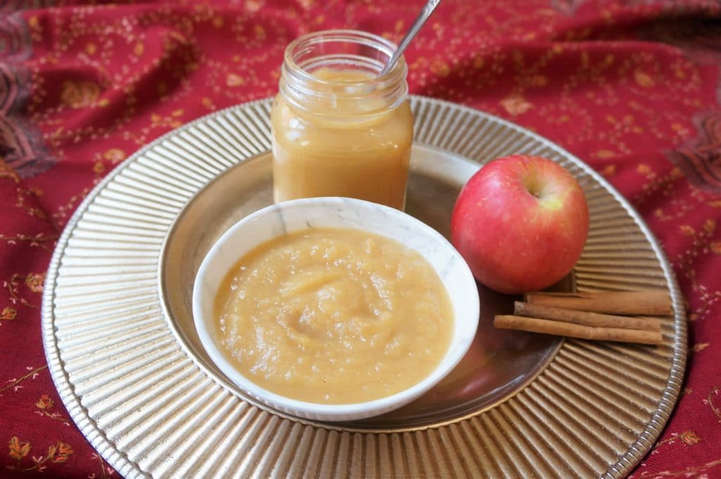 4 Ingredient Delicious Instant Pot Applesauce - Piping Pot Curry